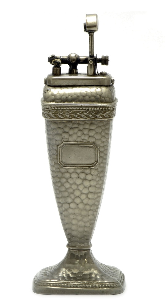 Table lighters collectors' guide: December 2014