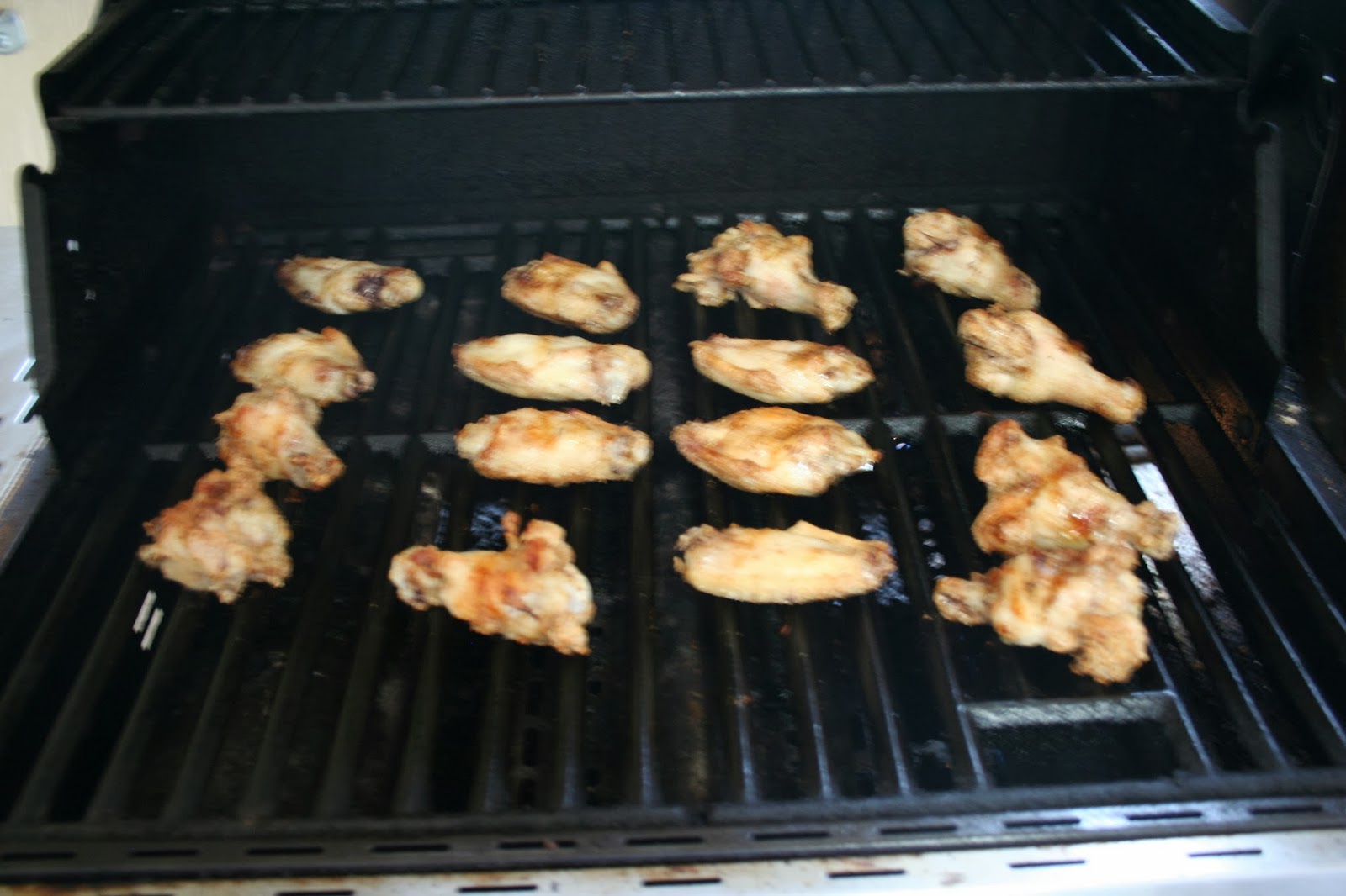 Cheers to Happy: Grilled Chicken Wings...