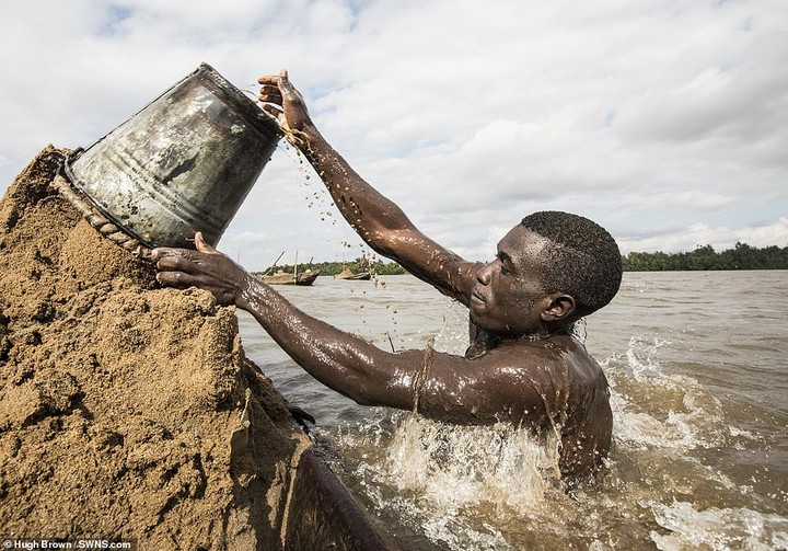 Sand miners of Lagos lagoon