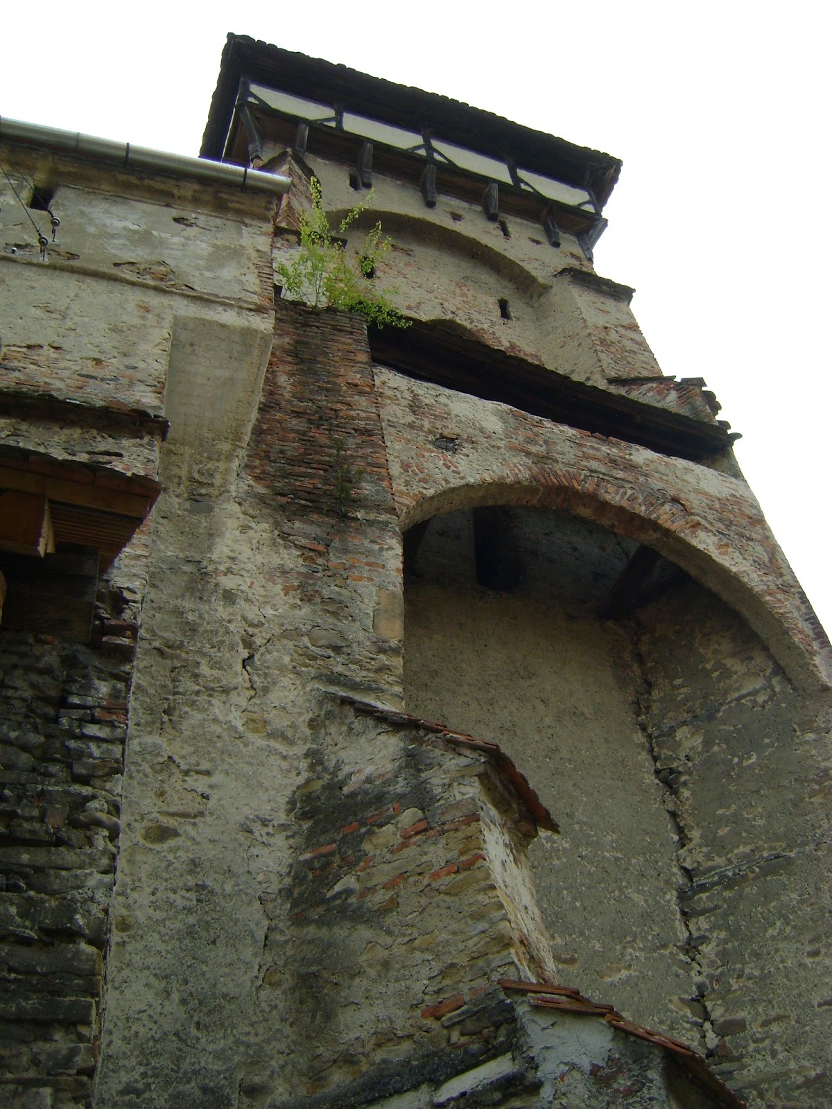 Ştiinţă pentru toţi: Biserica fortificată din Valea Viilor Jud. Sibiu