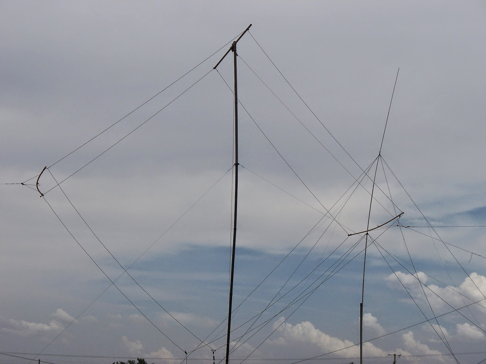 W5ZO: The Lowly Quad for 17 meters.