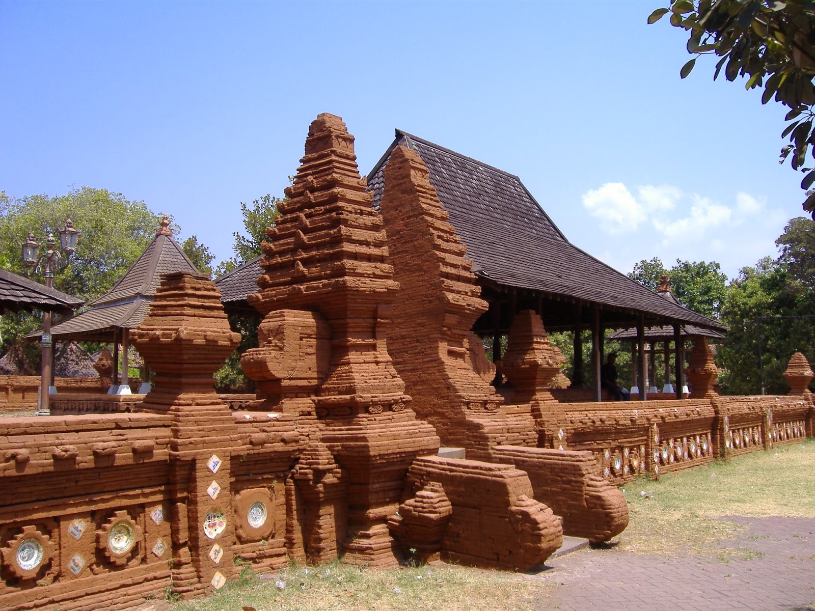 MAHARLIKHAN: Seat of power of the Sri Vijaya - Majapahit Empire?