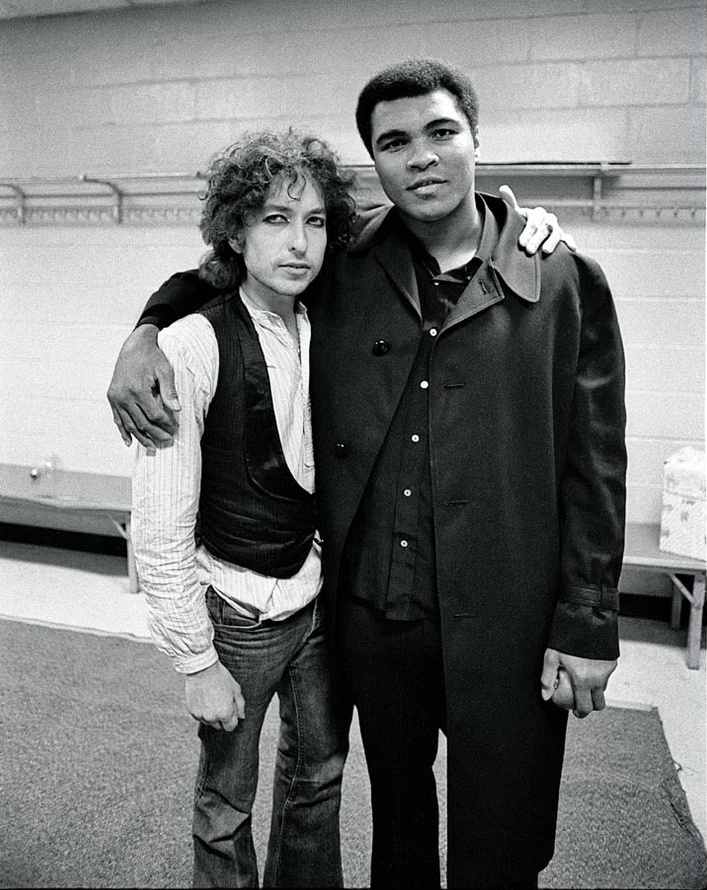 14 Interesting Vintage Photographs of Muhammad Ali Hanging Out With His ...