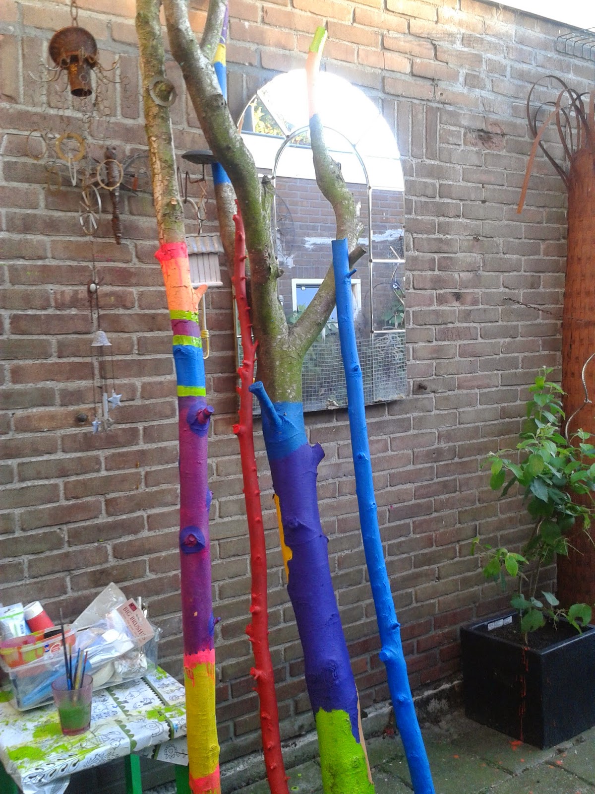 Double Dutch stories: Pole Painting