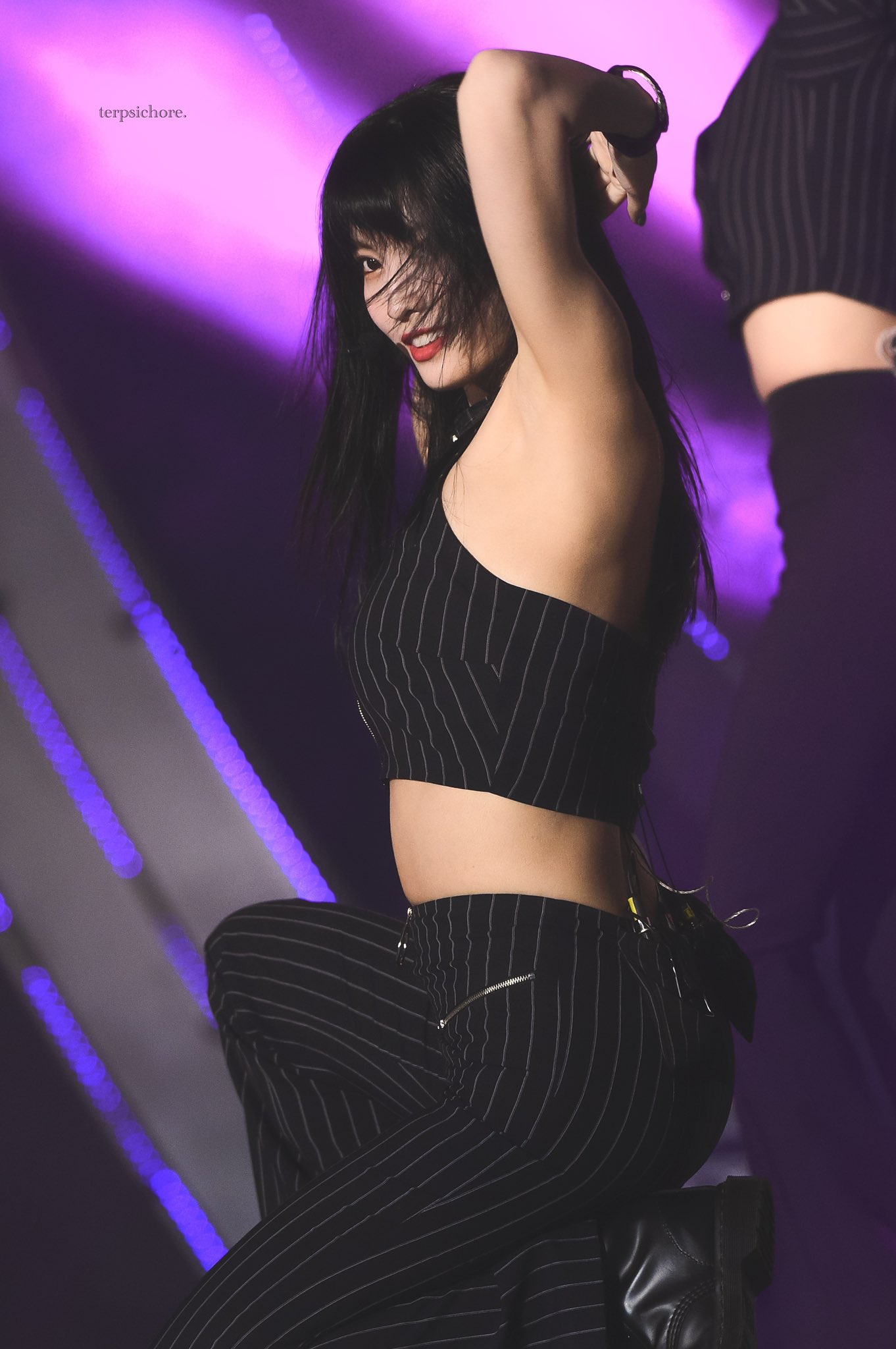 Momo (Twice) Bunch in comments : r/KpopArmpit