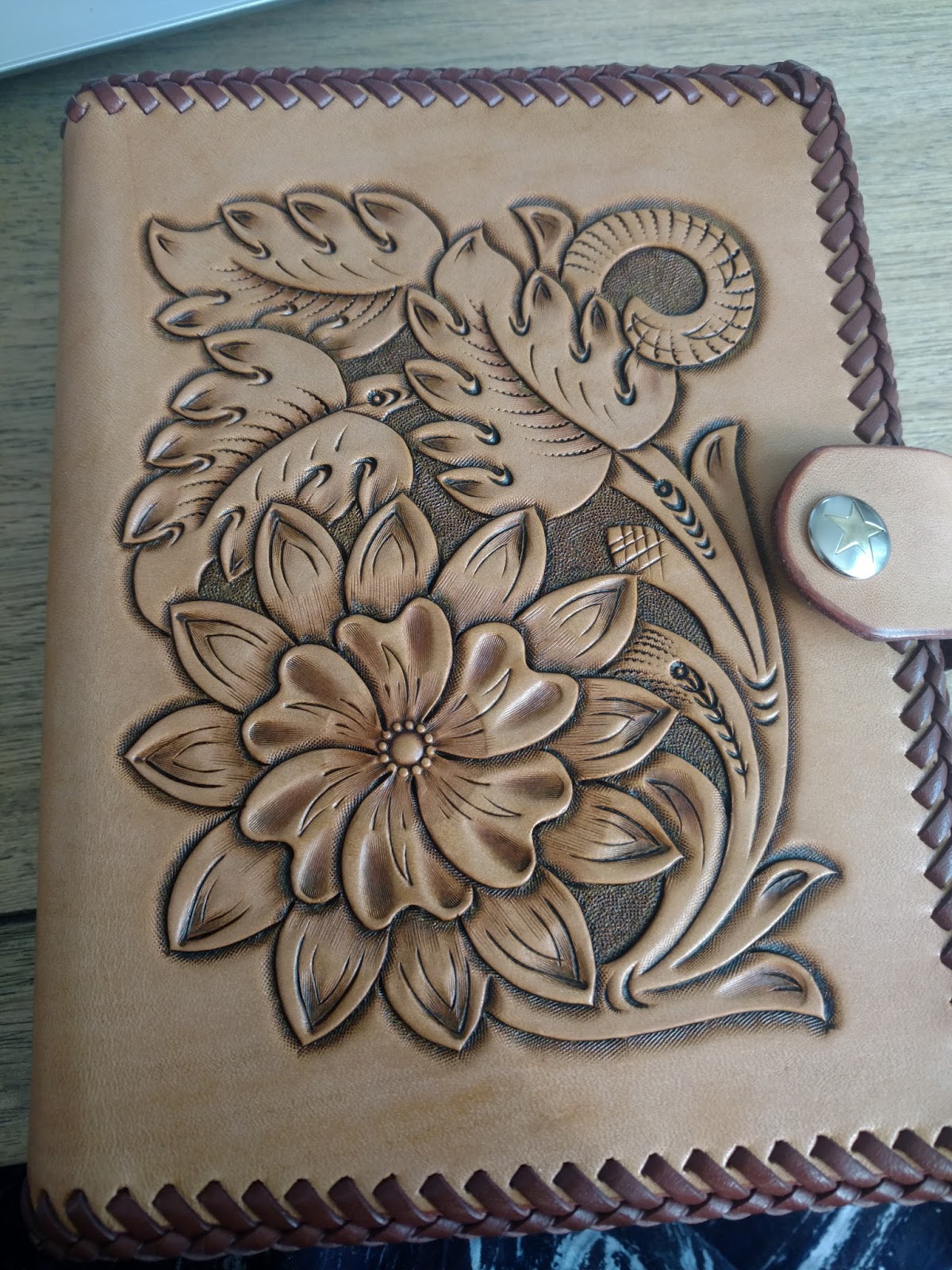 Philofaxy: Guest Post: Custom-made hand-tooled leather planner