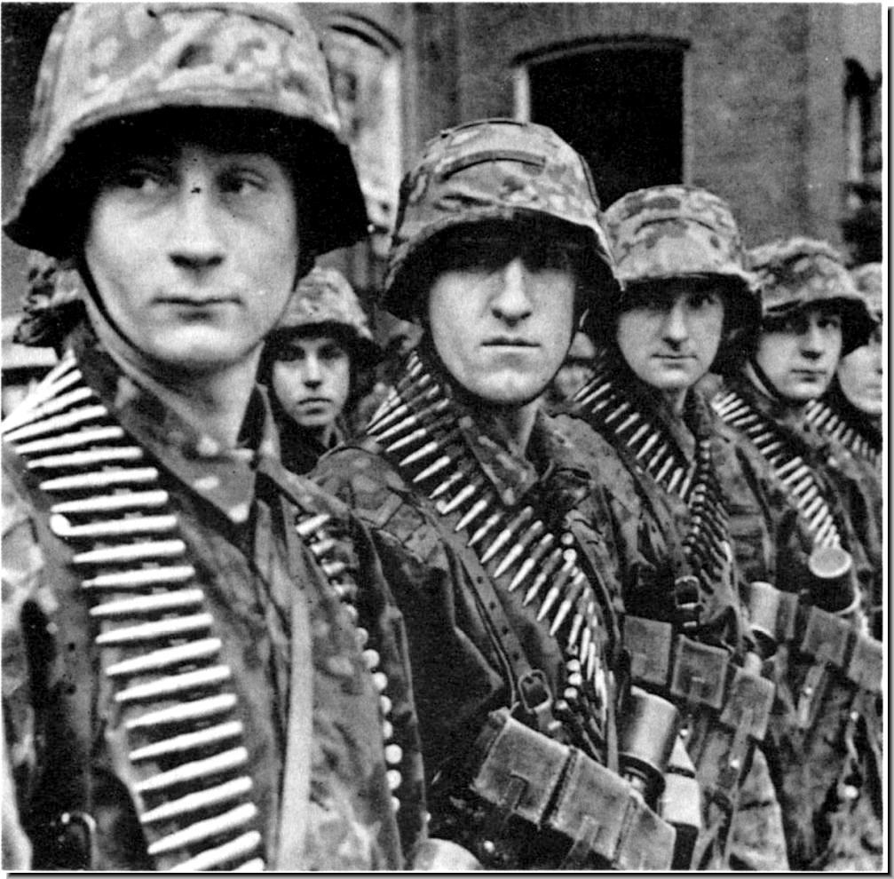 HISTORY IN IMAGES: Pictures Of War, History , WW2: Waffen SS In Action ...