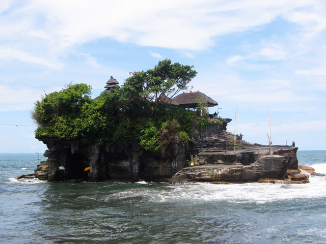 The Secret Story of Tanah Lot and Danghyang Nirartha | Agratitudesign ...