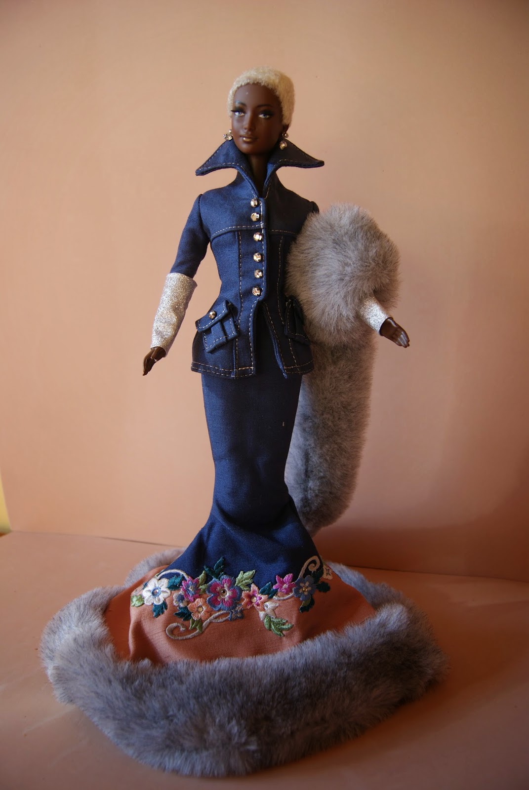 Mis Barbies negras: Barbie Indigo Obsession by Byron Lars