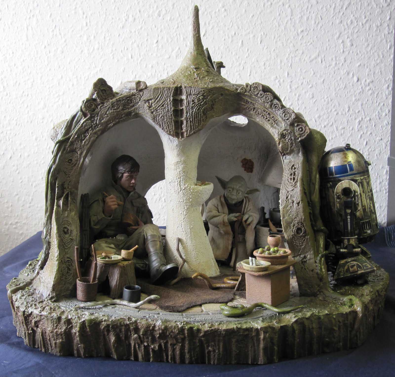 Greggo's customs and paint work: 1:6 Sideshow Yoda's Hut Diorama Full ...