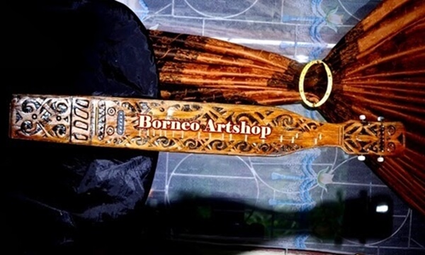 Alat Musik Sape Motif Kamang - Borneo Artshop