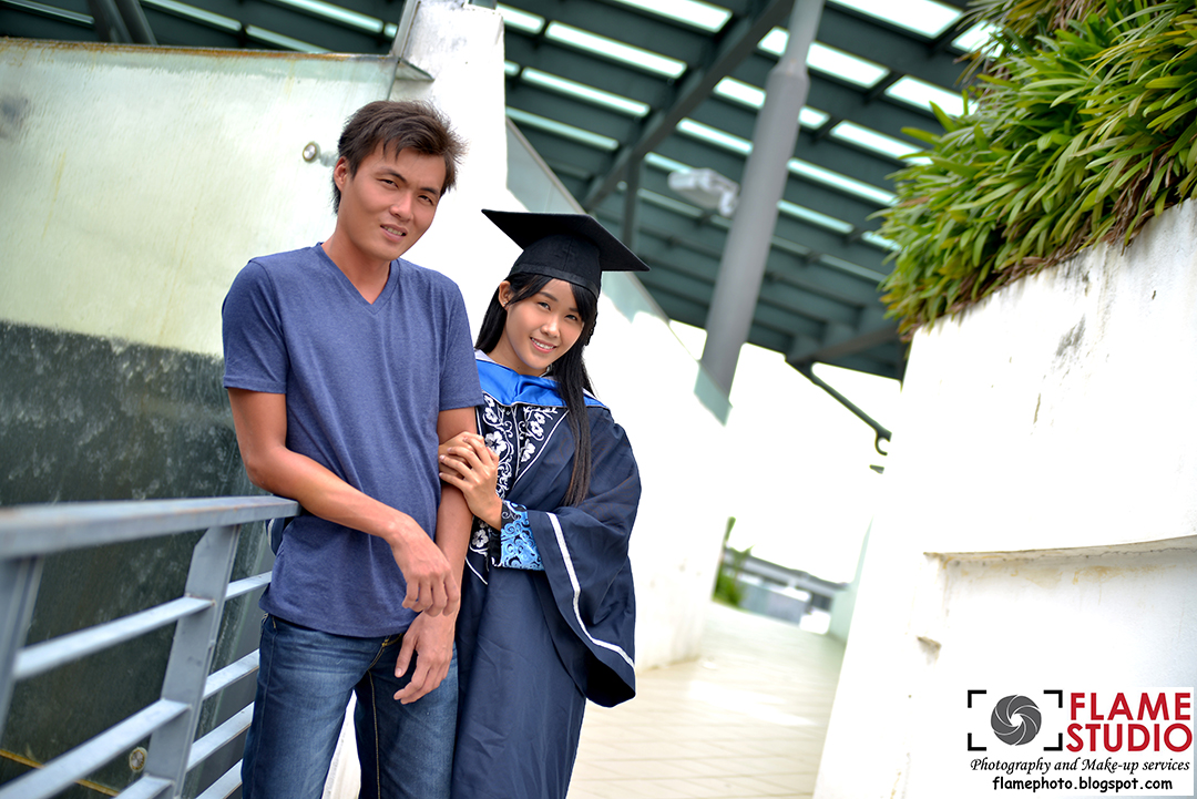 Flame Graduation Photography Studio: Graduation Convocation Family ...