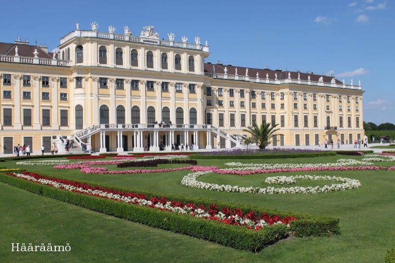 Hääräämö: Schönbrunnin linna ja puutarha Wienissä