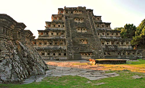 PAMES Y HUASTECOS: ETNIAS RELACIONADAS