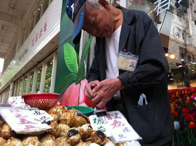HUEVO CENTENARIO 皮蛋 que no tiene cien años