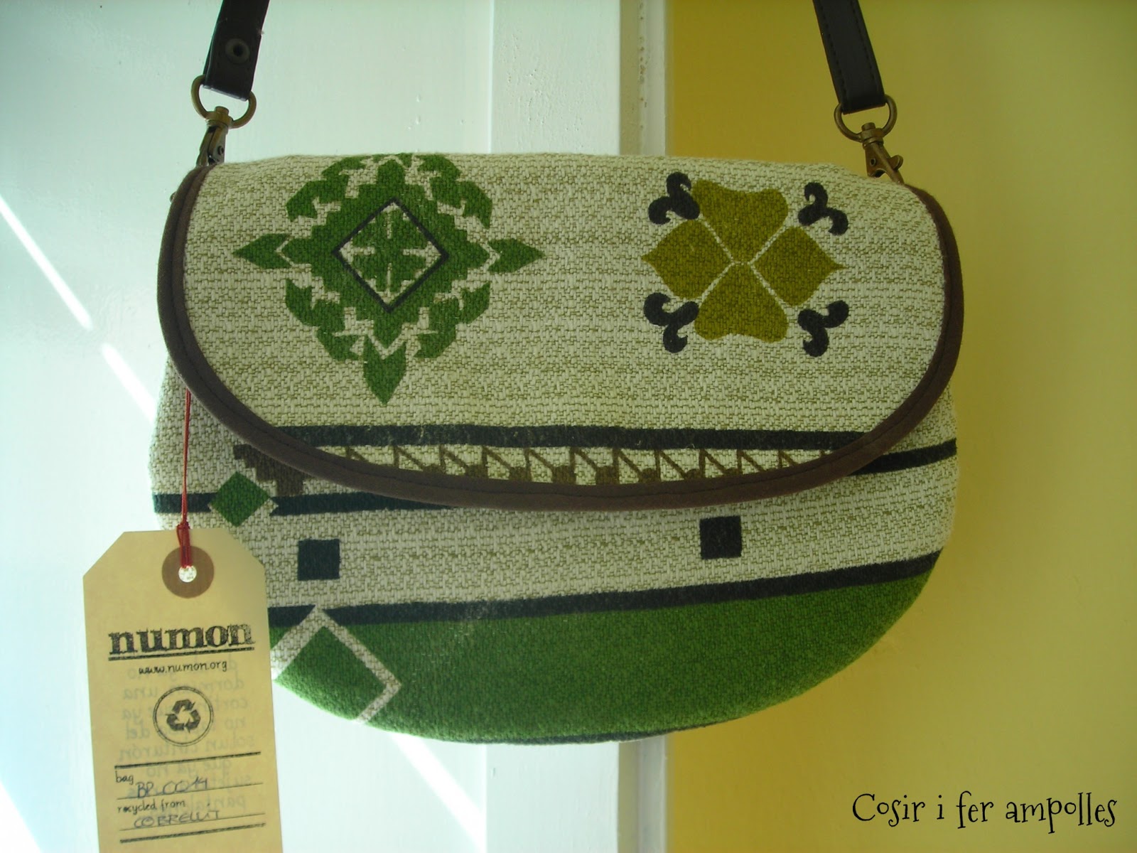 Cosir i fer ampolles: La meva bossa Numon / Mi bolso Numon