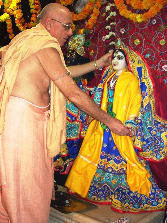 Sri Nrsimhadevadas: Sri Radhika-dhyanamrta: El néctar de la meditación ...