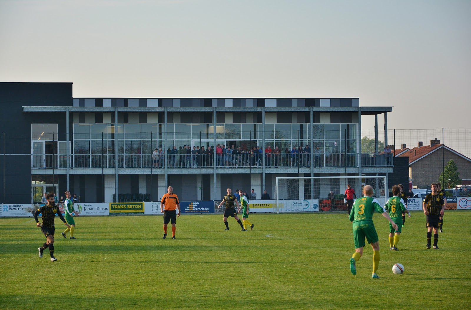 Extreme Football Tourism: BELGIUM: KSK Voorwaarts Zwevezele