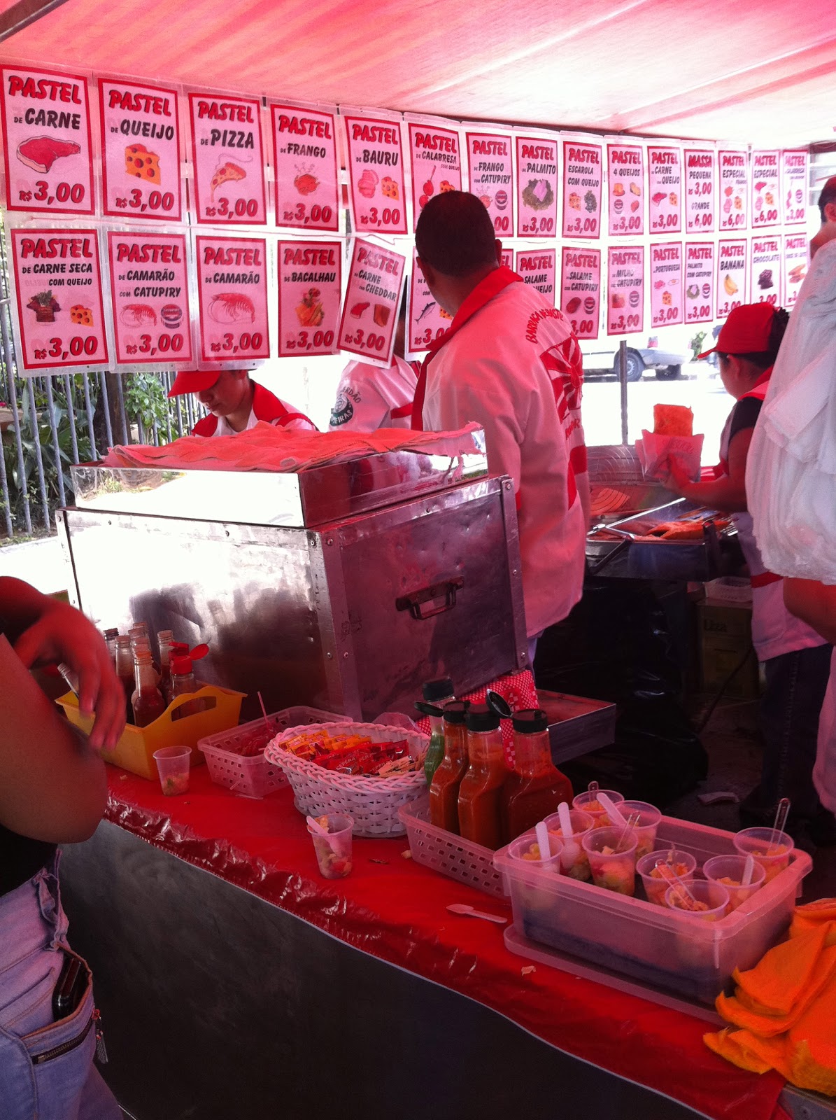 Opiniões formadas sobre tudo...: Comidas de rua # 4: Pastel de feira