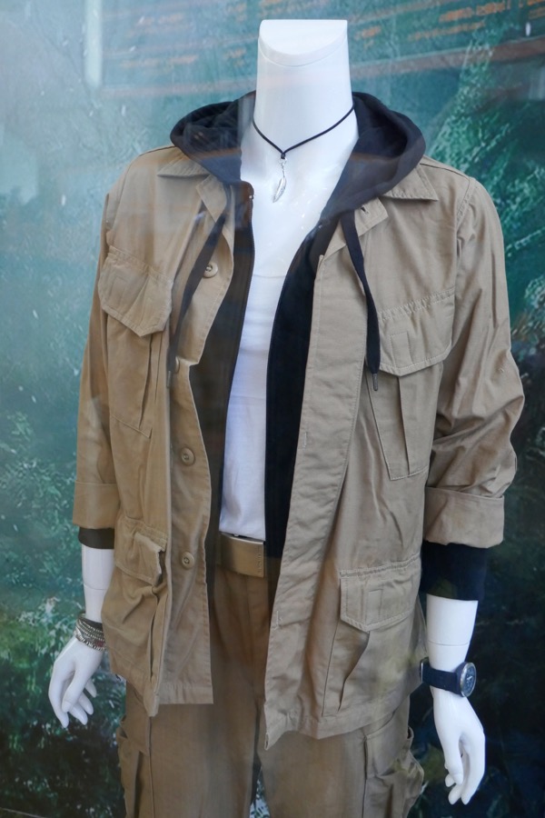 Hollywood Movie Costumes and Props: Natalie Portman and Gina Rodriguez ...