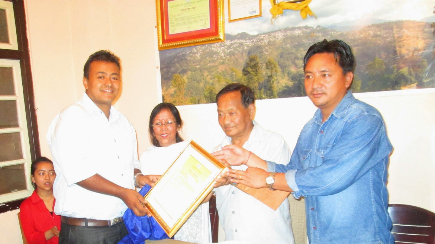 Sikkim NOW!: Dev Area’s Aadarsh Samaj felicitates academic achievers