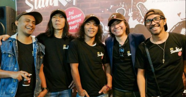 Kumpulan Full Album Lagu Slank Mp3 Terbaik dan Terpopuler - SoraMusik