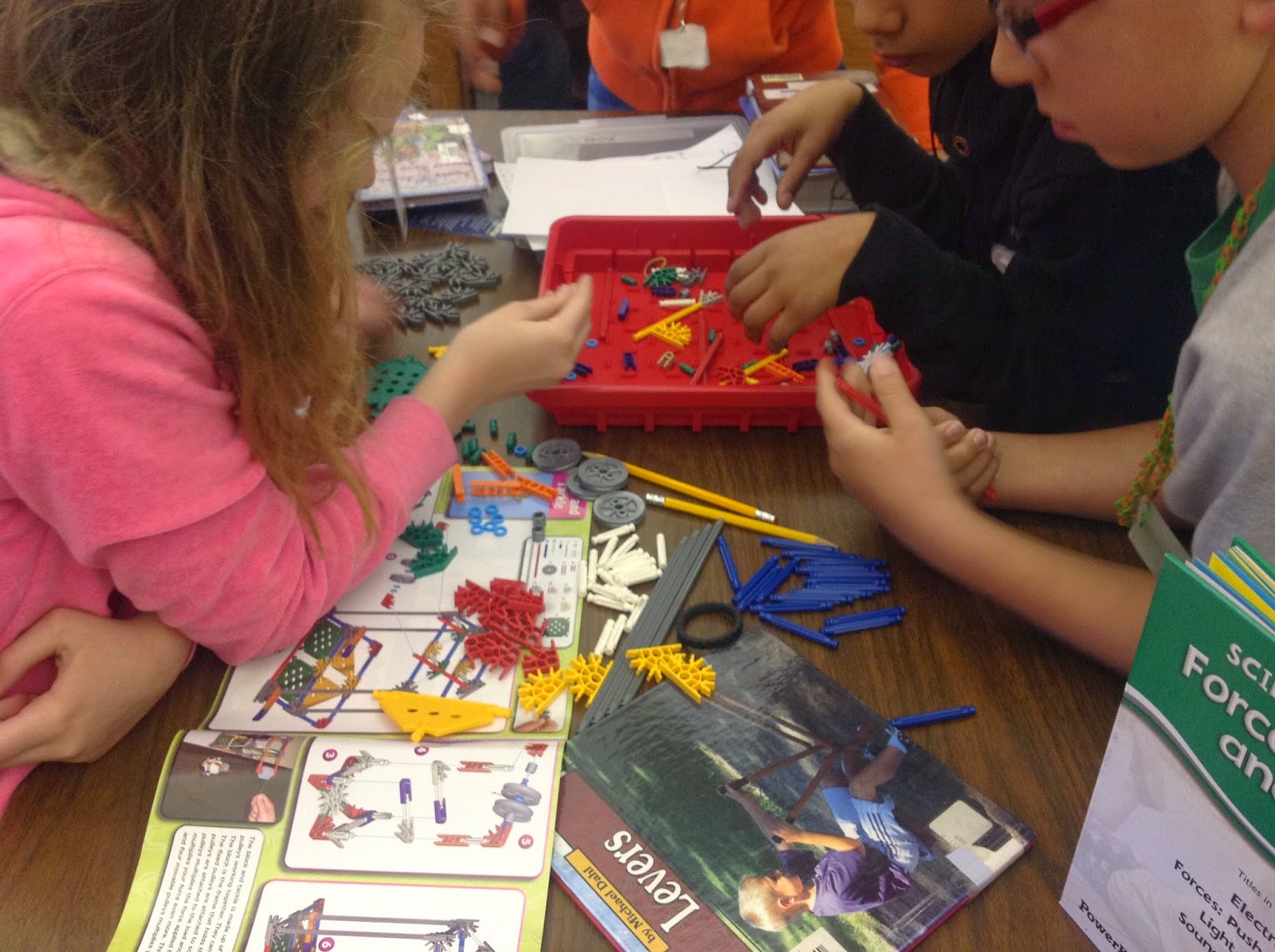 Continuously Learning in the Library: Collaborating & Creating During ...