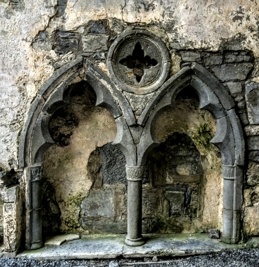 Patrick Comerford: Corcomroe Abbey: the Cistercians’ fertile abbey in ...