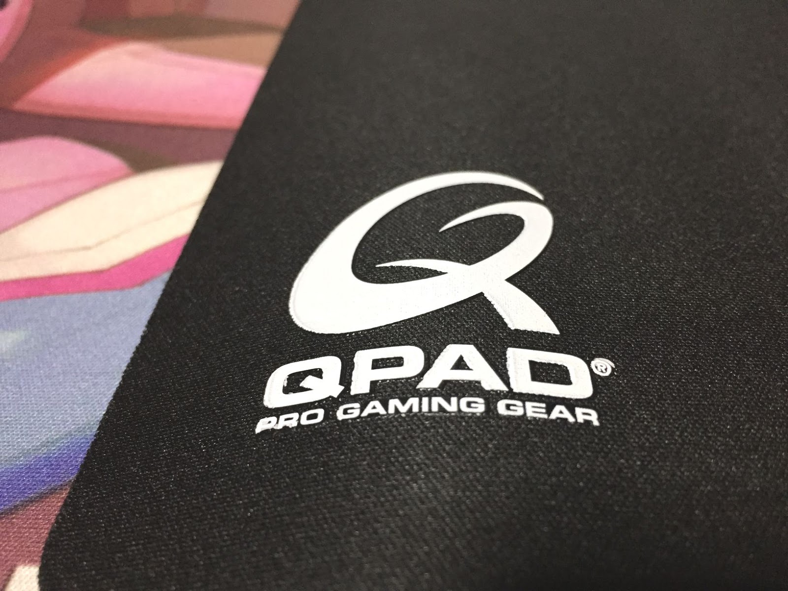 Chocolate Device2: Qpad UC V2 Pro Gaming Mouse pad