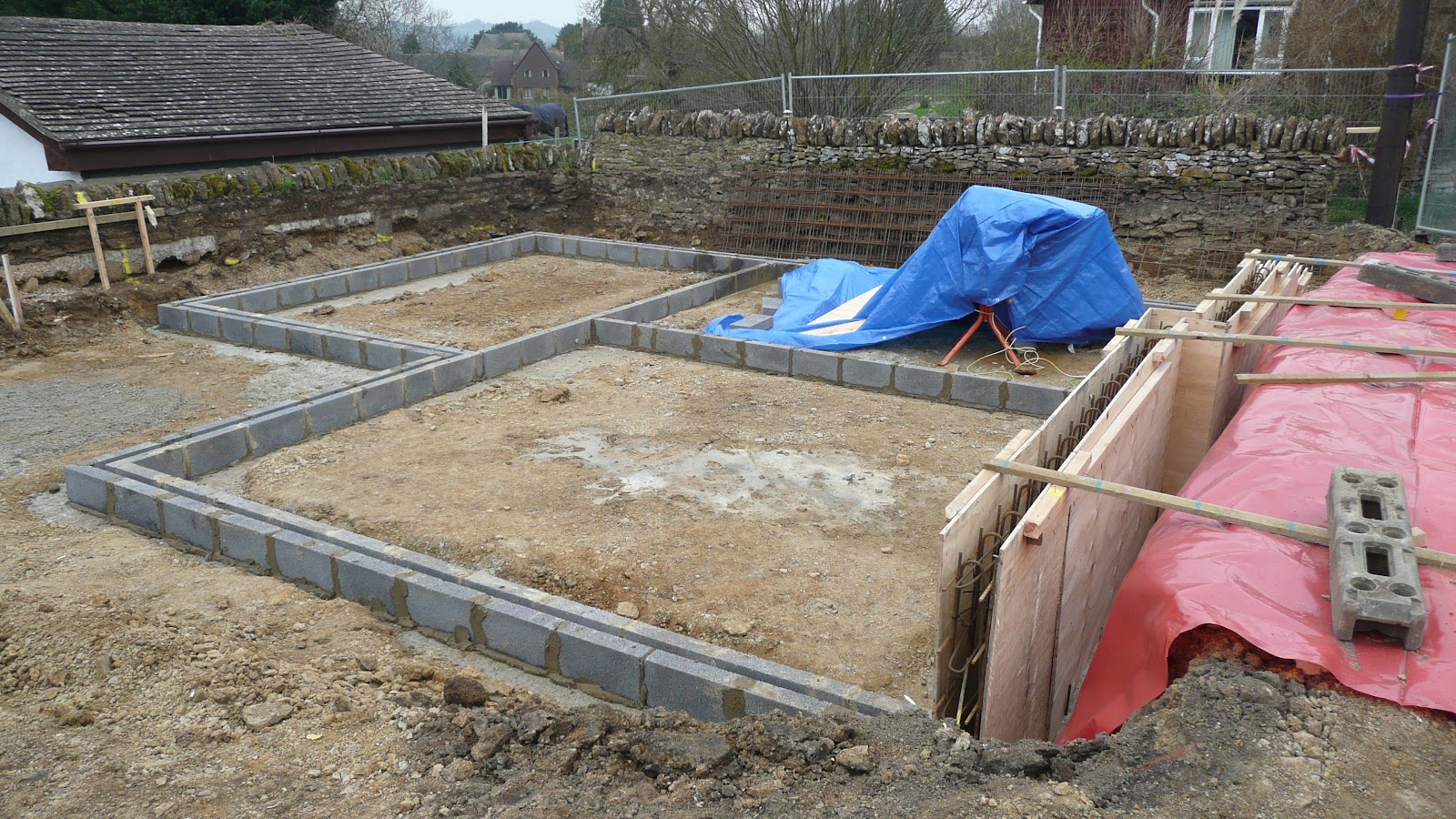 Our Retirement Cottage: Retaining wall shuttering, house ready for ...