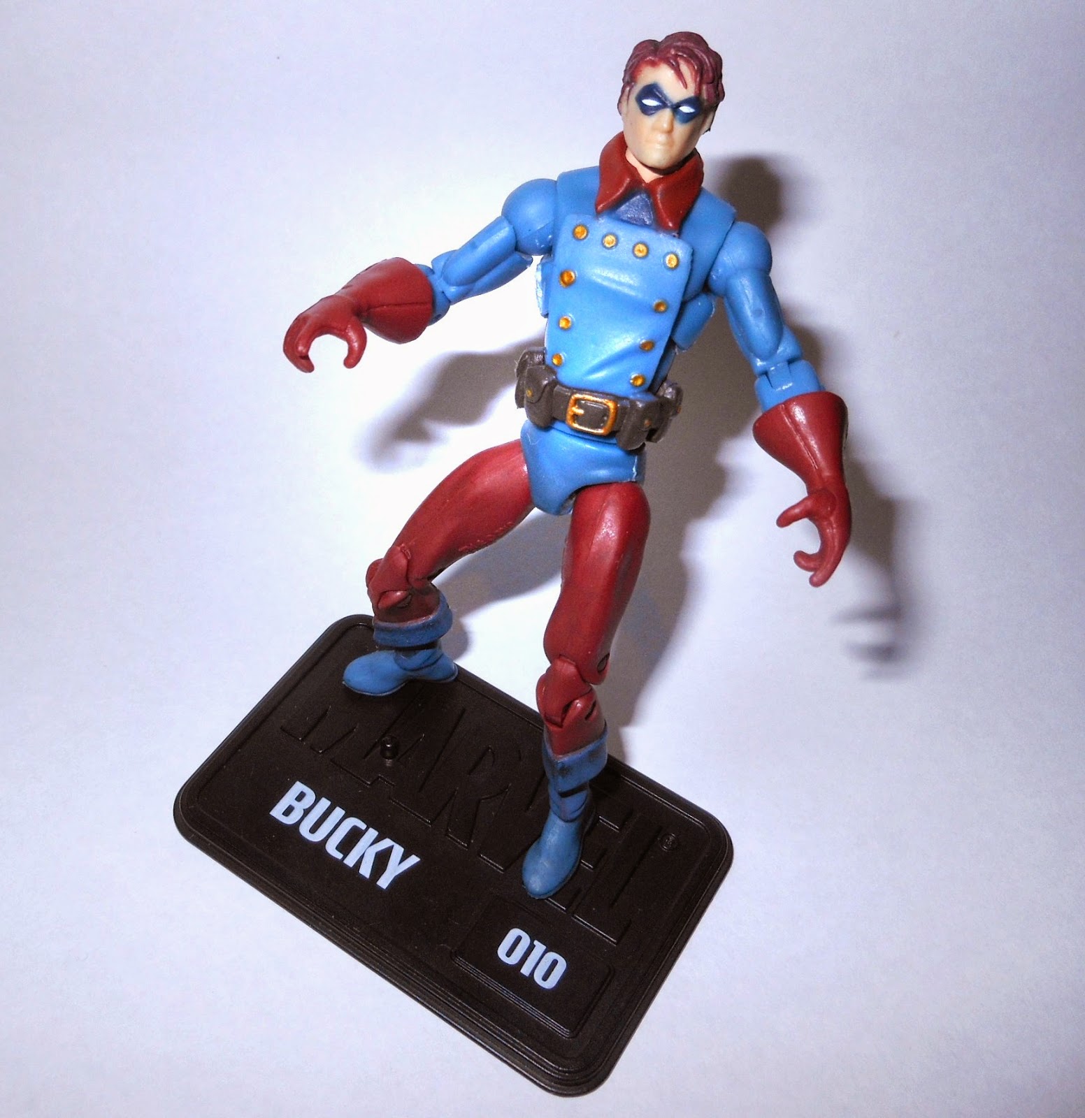 Figuras de Acción A Go-Gó: BUCKY (MARVEL UNIVERSE)