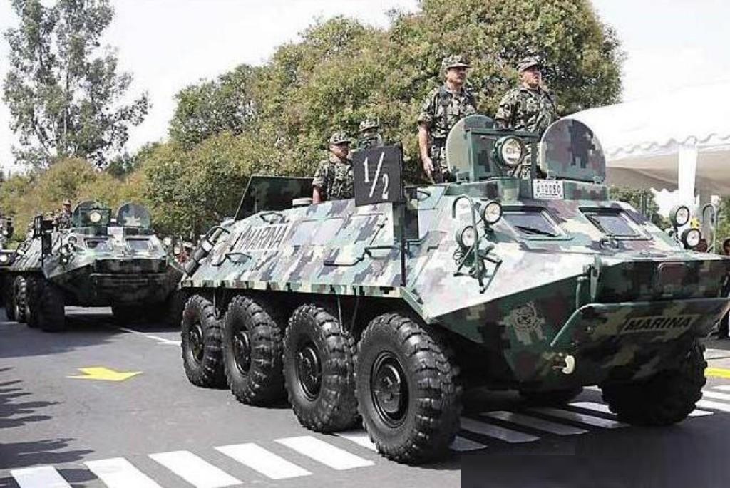 FOTOARMAS.COM: BTR-60. (Mexico)