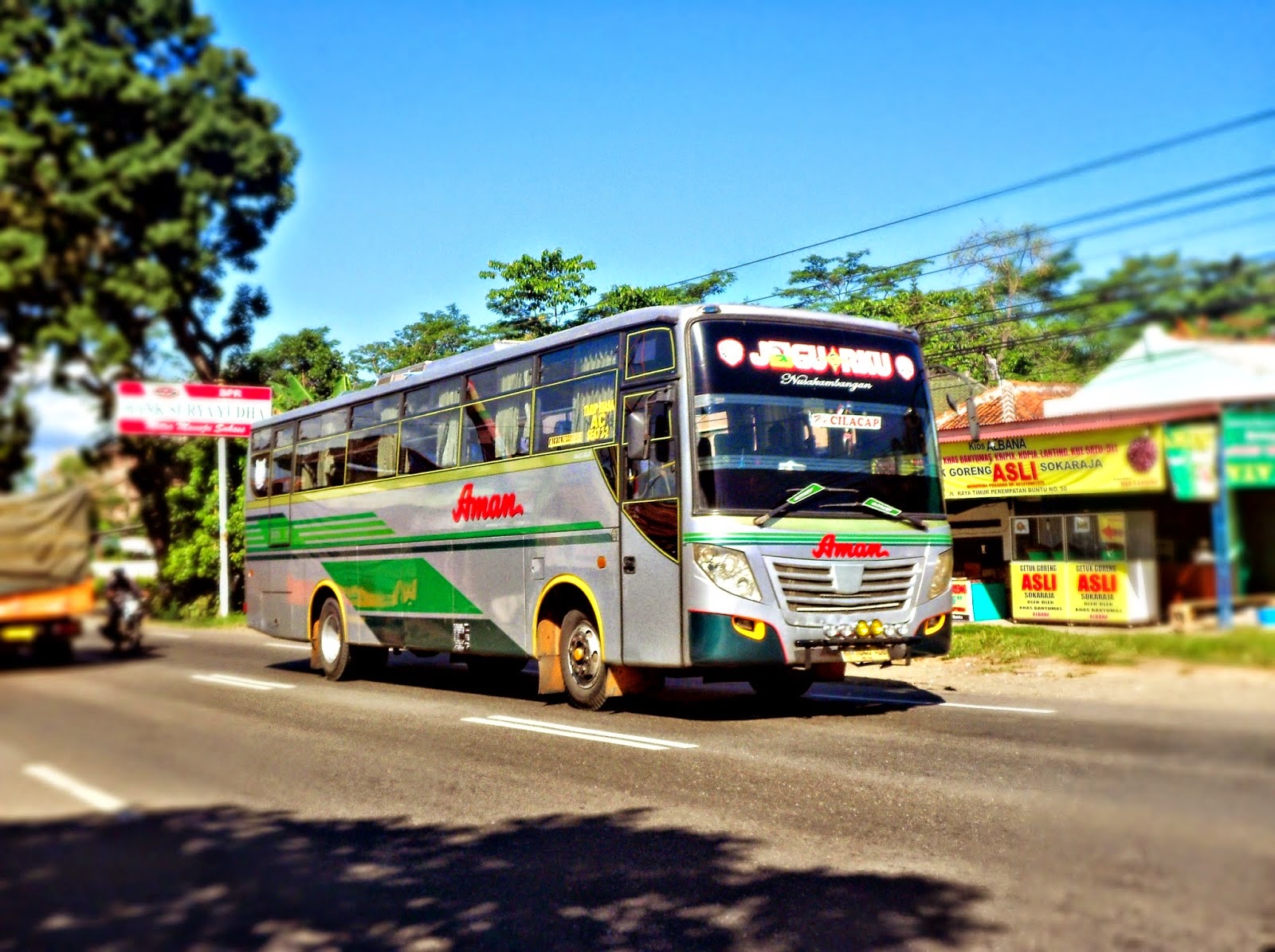 Gambar Bis: Gambar Bus...........