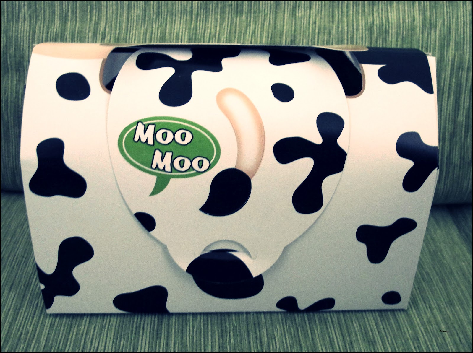 tiny tiles: MooMoo Swiss Roll by RT Pastry