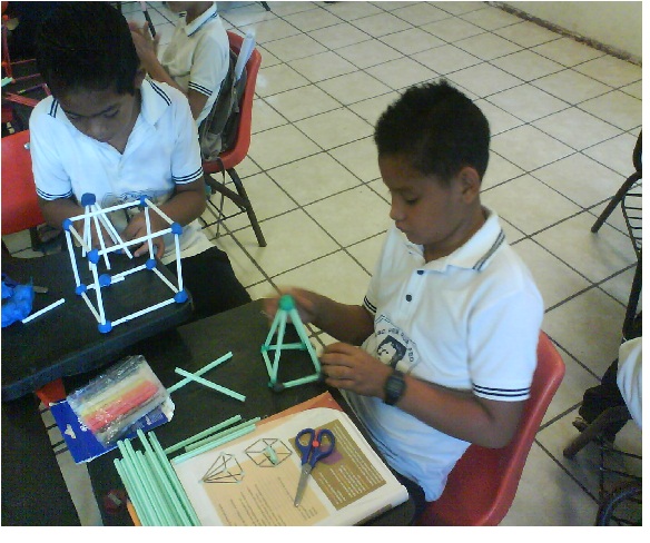 Maria Guadalupe Martinez Mendoza CEJSM: Realizando figuras geometricas ...