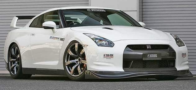 Mobil Nissan GT R | R-way Collection