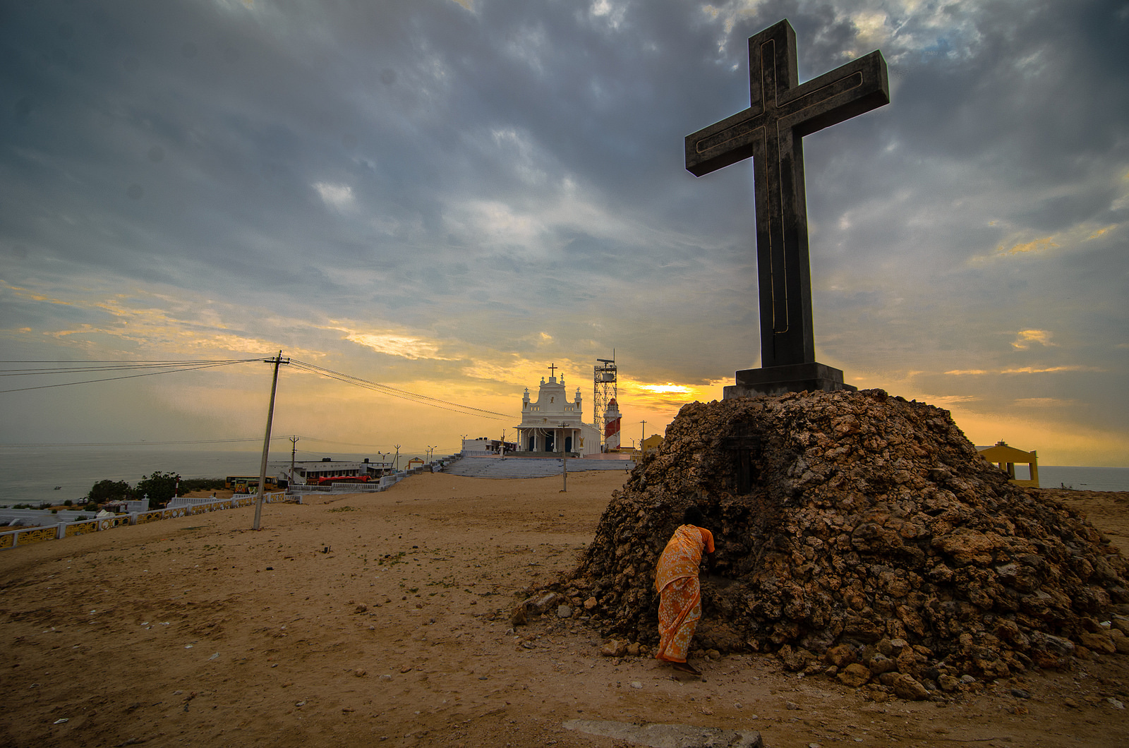 Tamilnadu Tourism: Holy Cross Church, Manappad, Thoothukudi