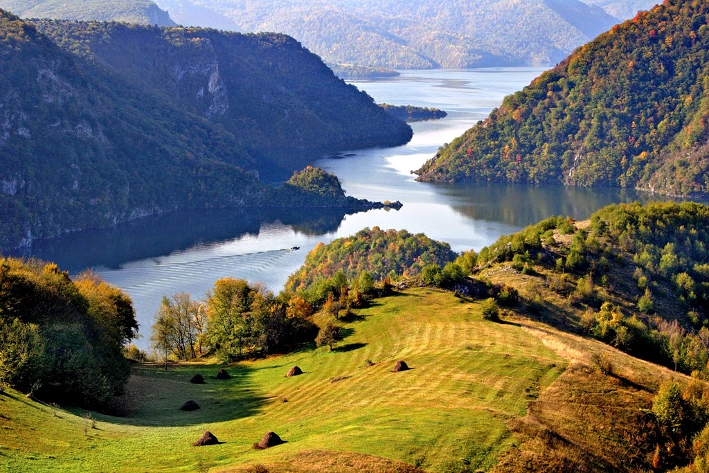 Beautiful Eastern Europe: Uvac canyon, Serbia
