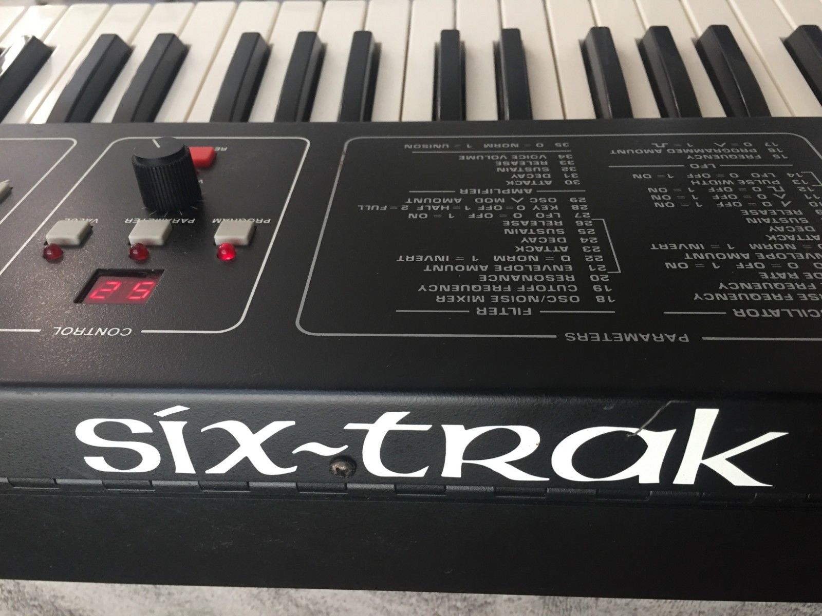 MATRIXSYNTH: SEQUENTIAL CIRCUITS SIX TRAK VINTAGE ANALOG SYNTHESIZER SN 001022