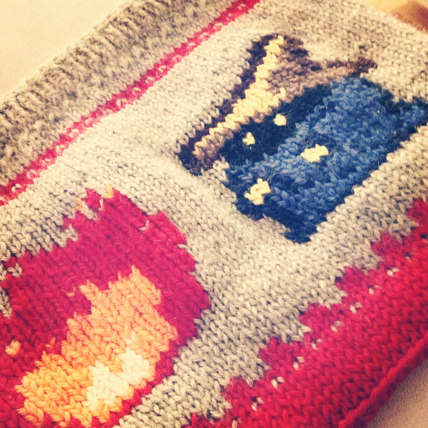 THE FUZZY CORNER: Geeky Knits - Wizards & Dice!