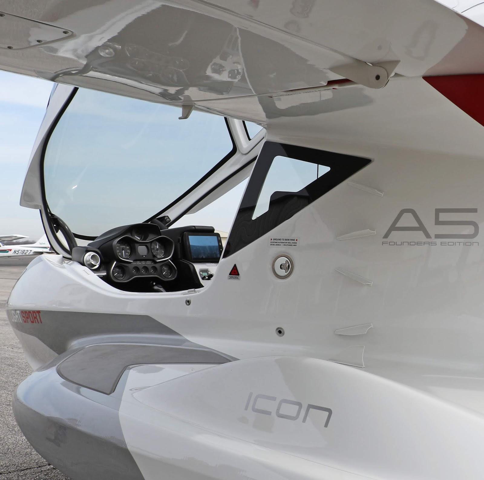 The Aero Experience: ICON A5 Amphibian Makes Splash In St. Louis This Week