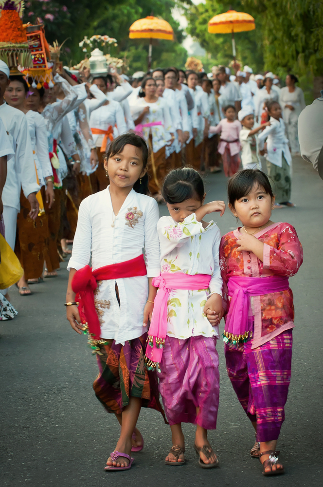 Persewaan Baju Karnaval Purnamadewi: Filosofi Pakaian Adat Bali
