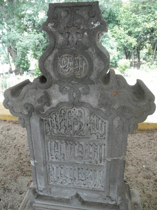 SENI LAMA MELAYU (MALAY OLDEN ART): Batu-batu nesan di makam Sultan ...