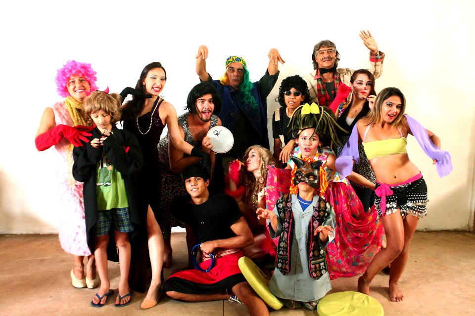 Eduardo Romero : Curumins na Mata realiza apresentação de teatro ...