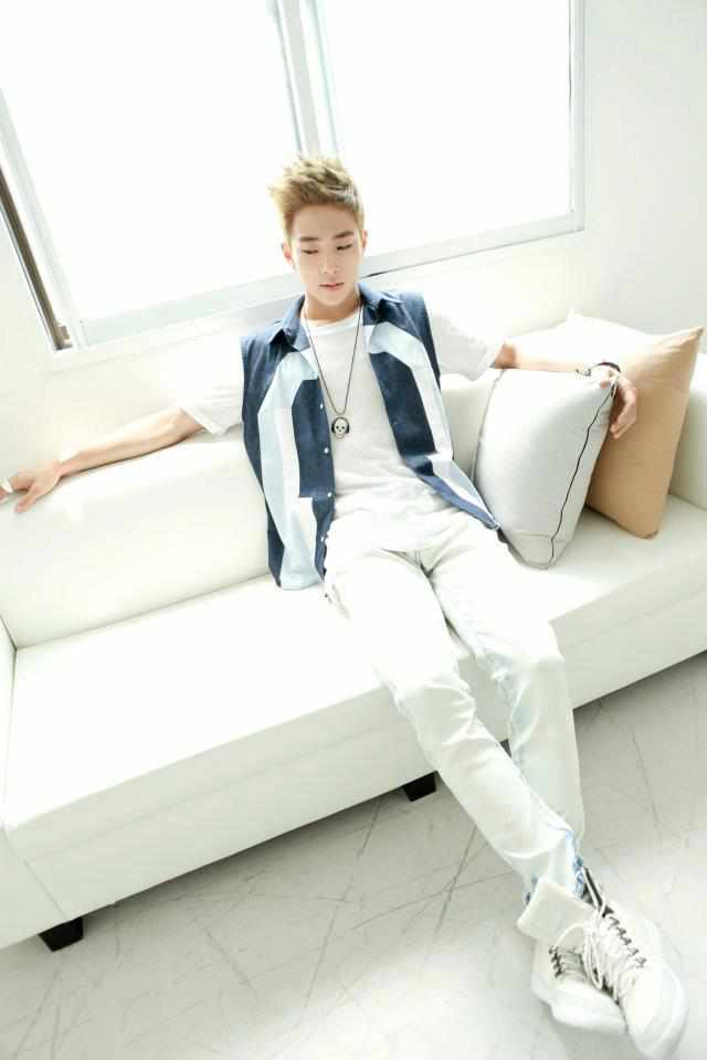 E-7: Photoshoot-hyungmin