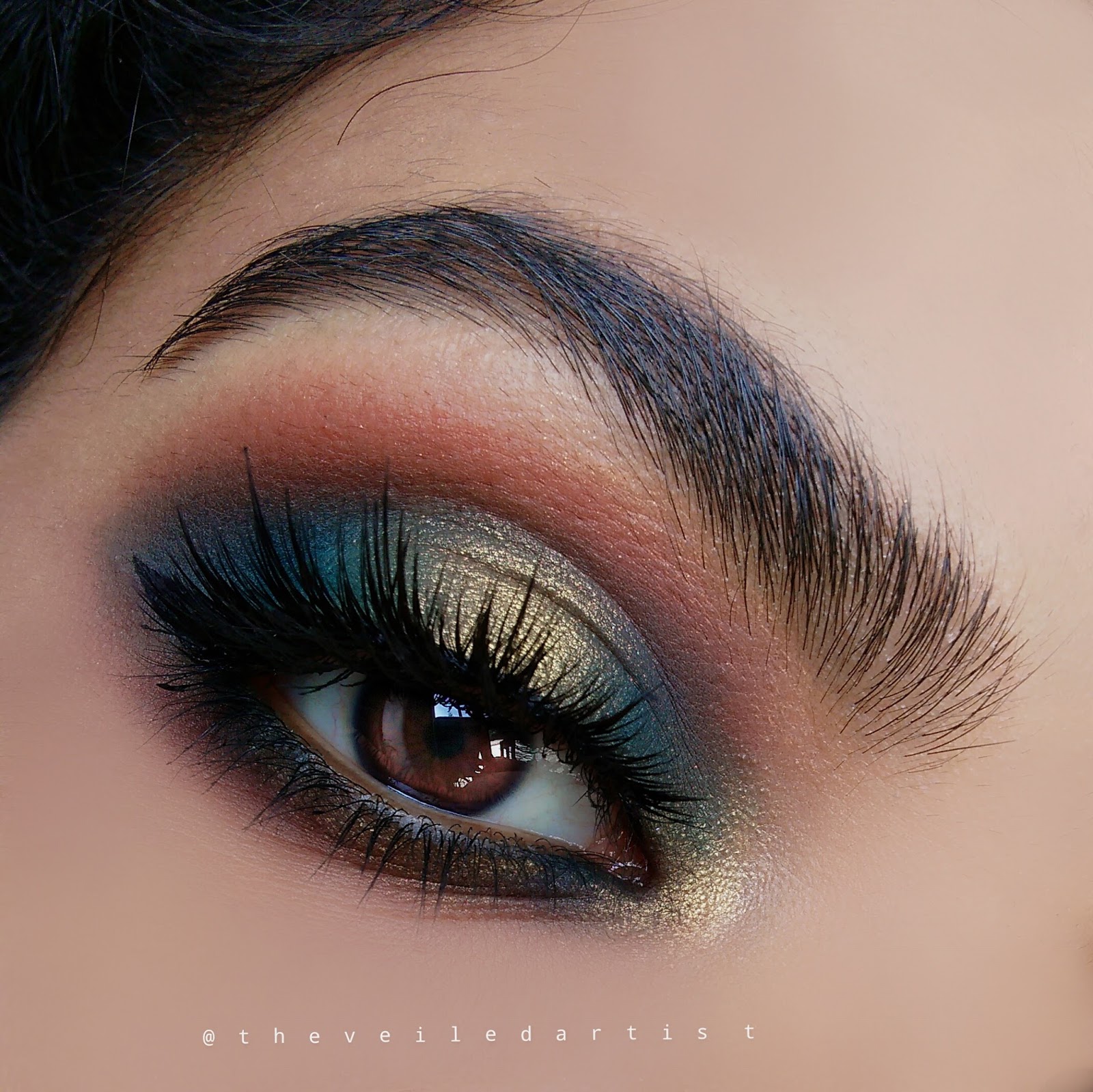 Mermaid Inspired Ethereal Dark Teal and Gold Halo Smokey Eyes Tutorial ...