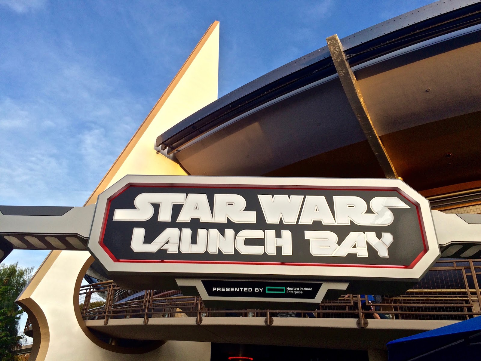 Disney Sisters: Season of the Force: Ultimate Guide to Star Wars at ...