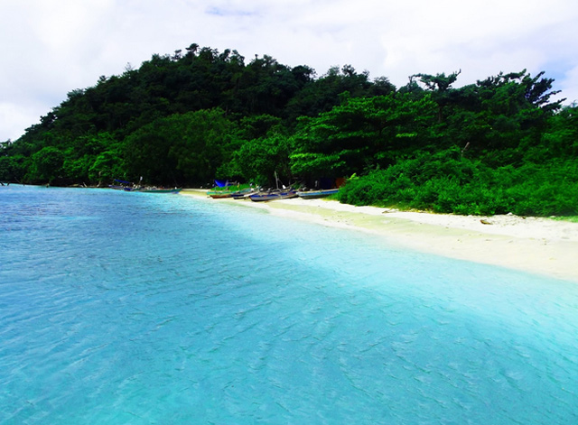 Berangkat Piknik: Tempat Wisata Indonesia Yang Jarang Terjamah Manusia