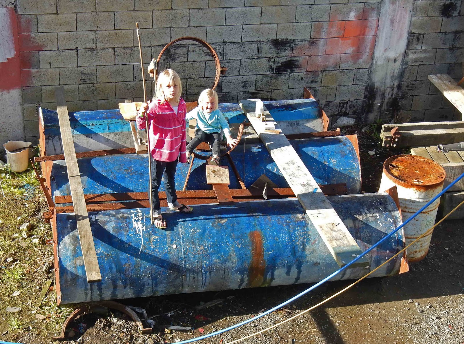 Brad: Diy Fiberglass Barge PDF Wooden Boat Plans