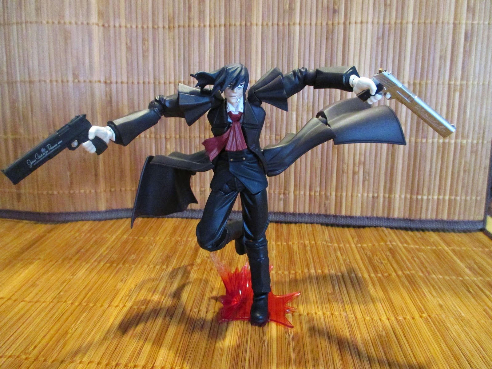 Otaku Family: Revoltech Series No.114 - Hellsing : Alucard